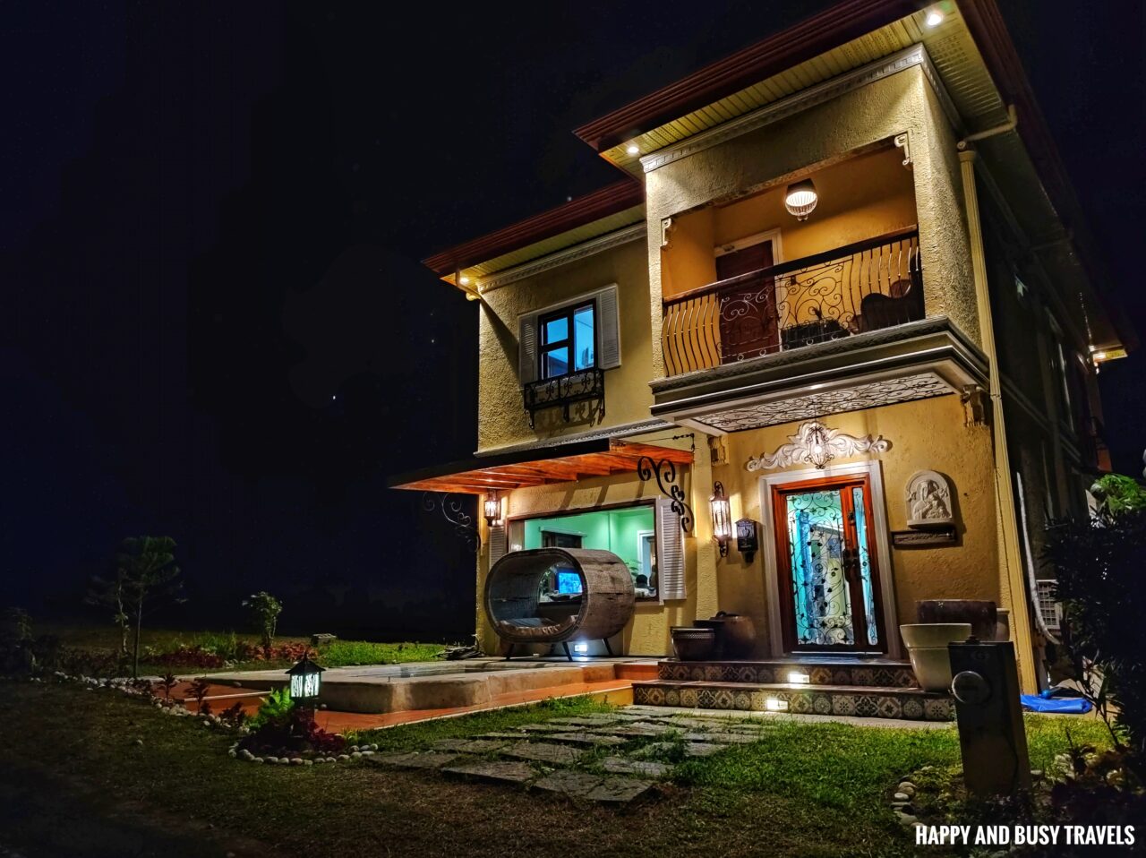 La Casa Tagaytay - Happy and Busy Travels